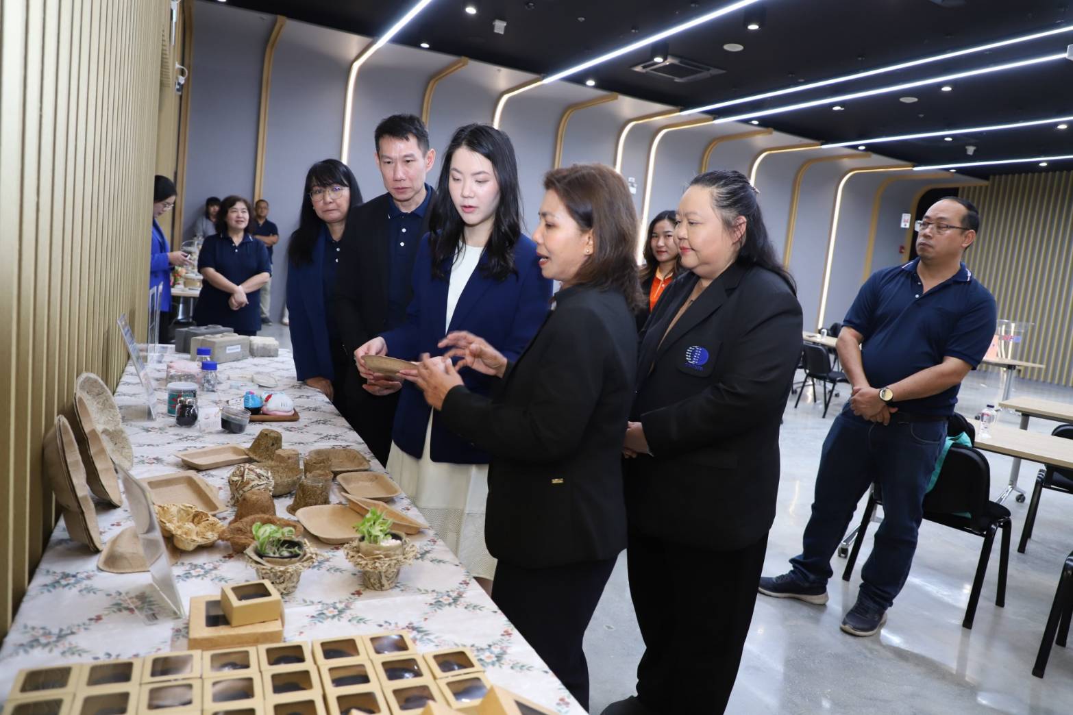 วว. / บริษัทนีโอฯ นำ วทน. ขับเคลื่อนเครือข่ายจัดการขยะแบบองค์รวม มุ่งลด ...